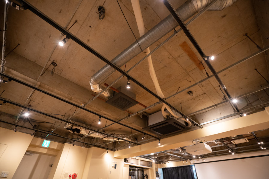 天井下地の軽量鉄骨材(軽天・LGS)にライティングレールを取り付ける | 99% DIY -DIYブログ-